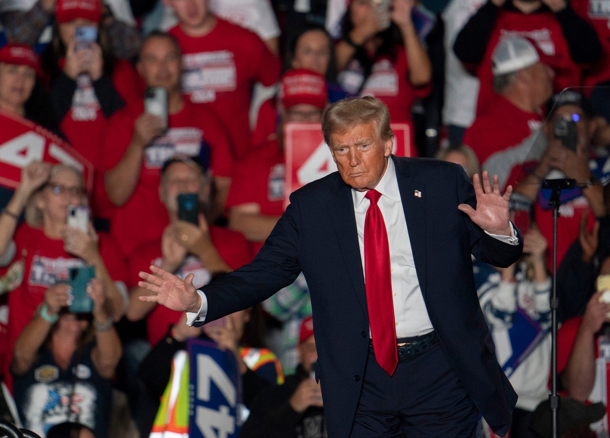 Poll Delivers Blow to Trump: Predicting Fallout