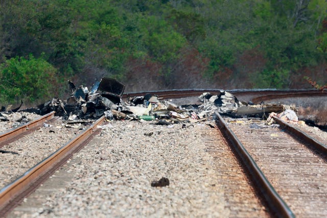 Three people killed and one injured after small plane crashes into ...