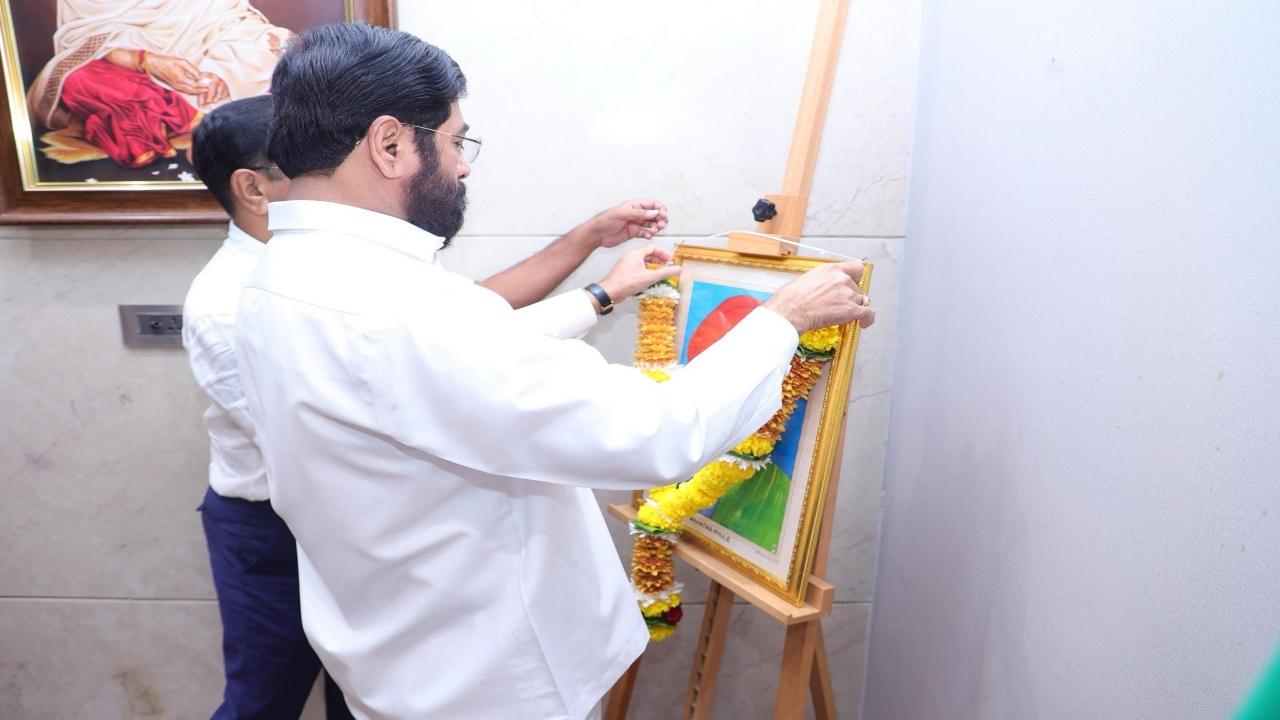 IN PHOTOS Maharashtra CM his deputies pay tribute to Mahatma Jyotirao Phule