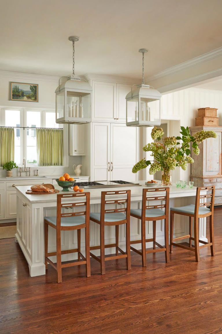 Are white kitchens officially out of style? Here's what interior ...