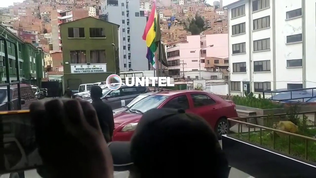 Toma militar: general en retiro Bracamonte fue ingresado a la Felcc de ...