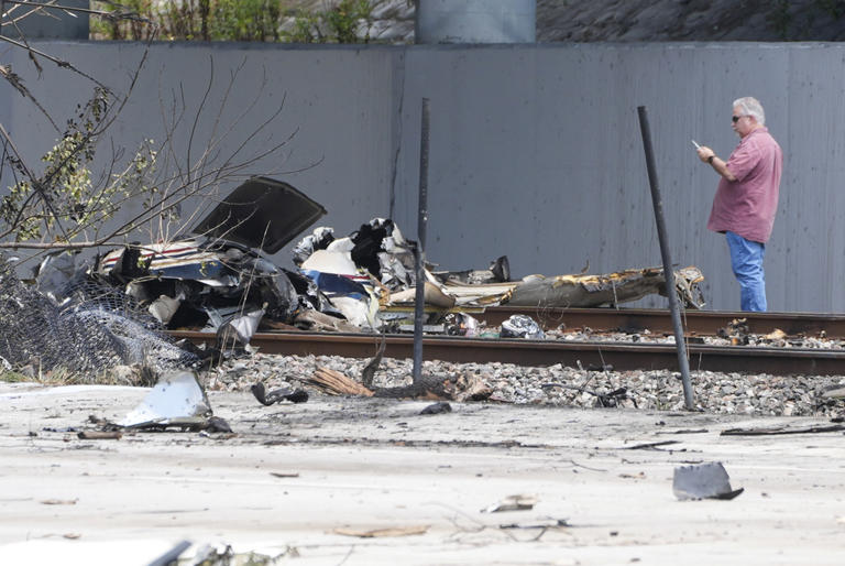 3 killed and 1 injured when plane crashes in South Florida near a major ...