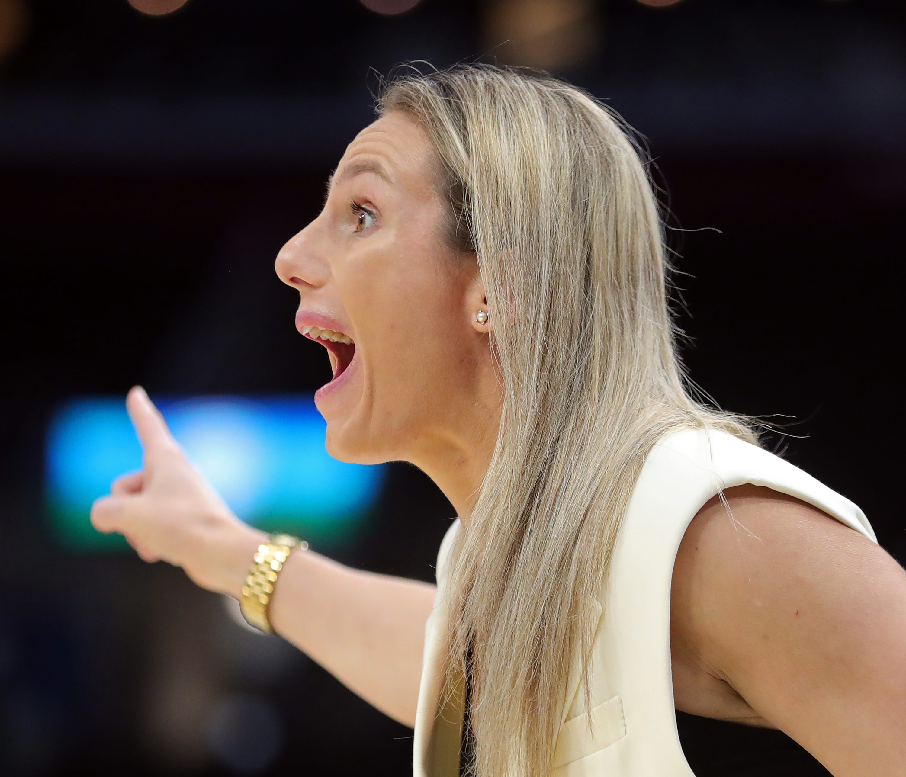 Arizona Digest: Becky Burke named Arizona Wildcats women’s basketball coach