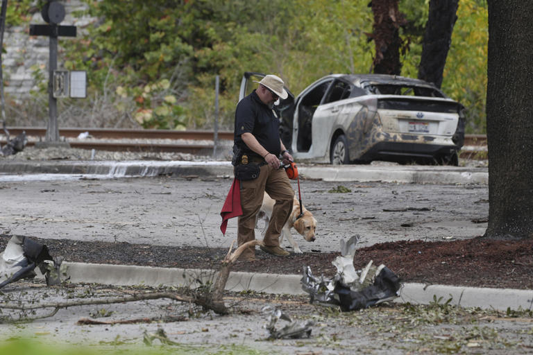 3 killed and 1 injured when plane crashes in South Florida near a major ...