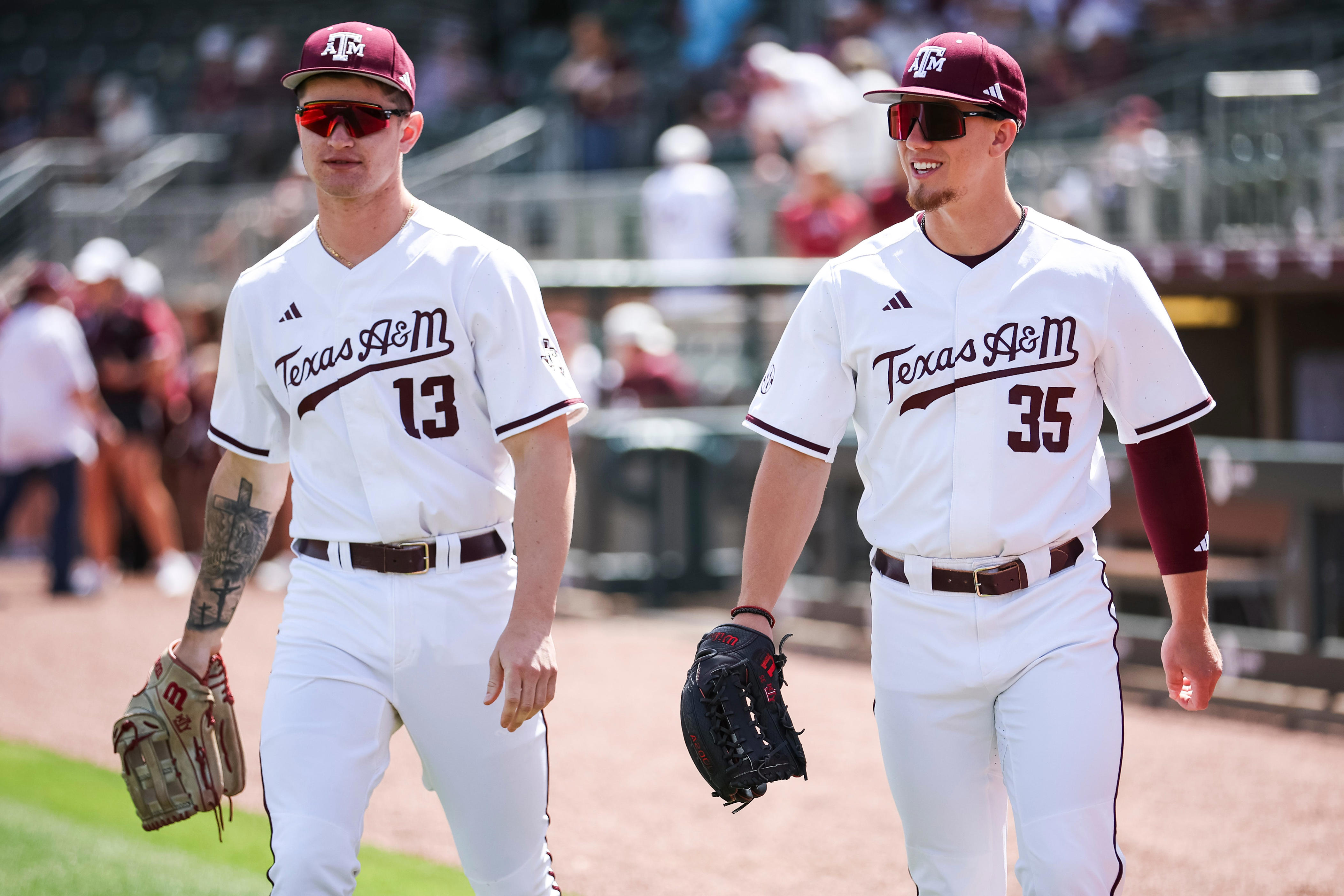 Texas A&M baseball demolishes South Carolina, claims SEC series victory ...