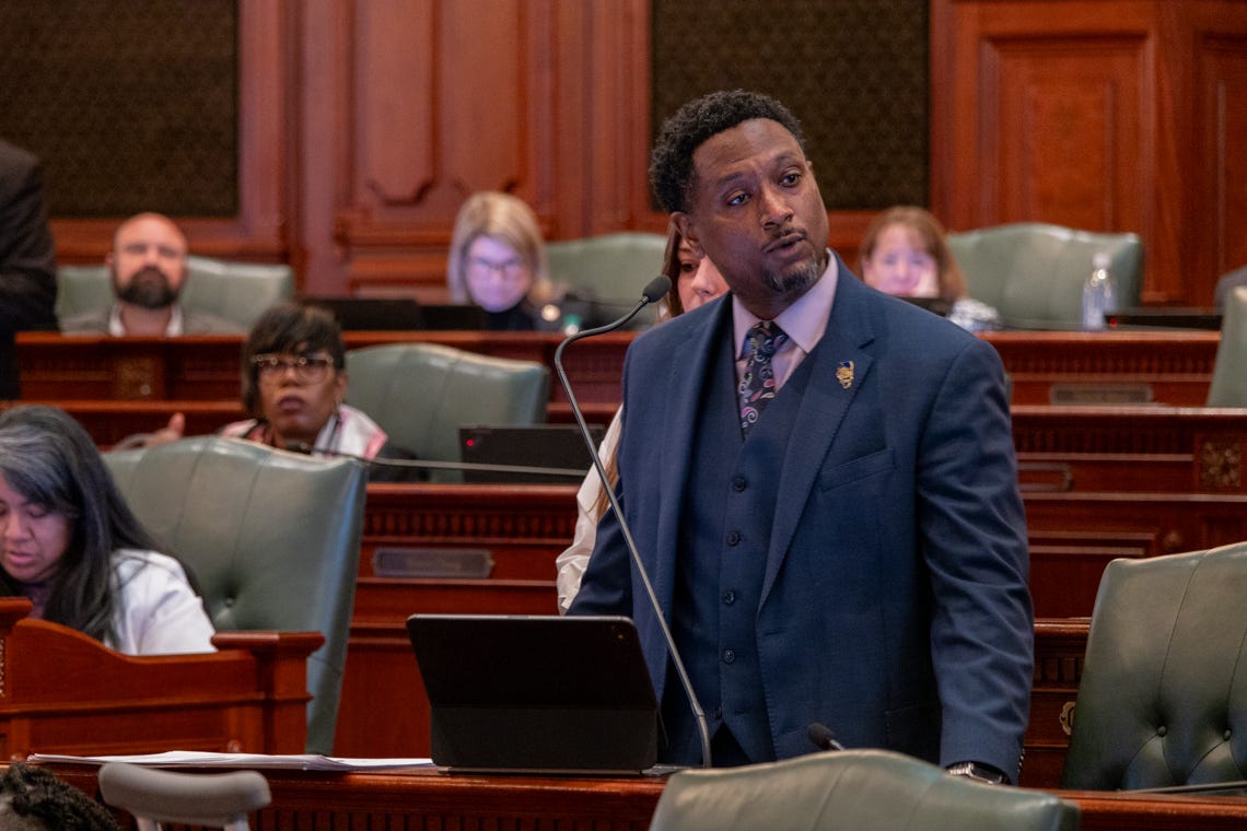 Native American mascot ban clears the Illinois House