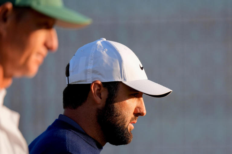 Scottie Scheffler just chilling in some Augusta bushes became an ...