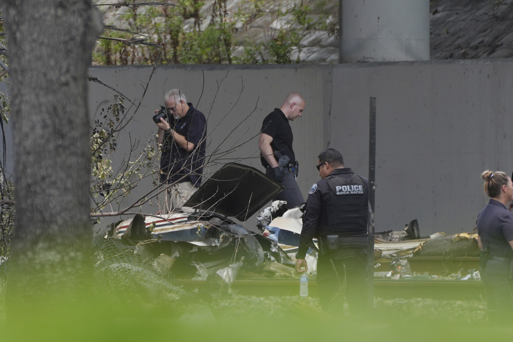 3 killed and 1 injured when plane crashes in South Florida near a major ...