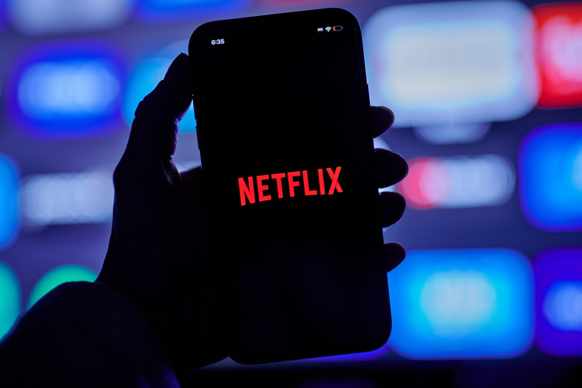 Netflix Tests New AI Search Engine to Recommend Shows, Movies