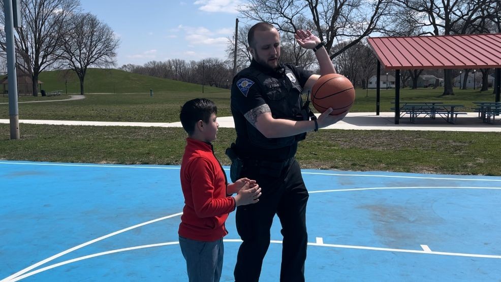 South Bend officer bridges gaps with kids through hoops and new nets in ...