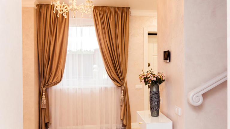 Ditch The Neutral Curtains In Favor Of Trendy Jewel Tones (And How To ...