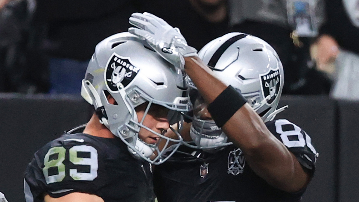 Ex-Raiders WR From Antonio Pierce’s Tenure Signs With Eagles