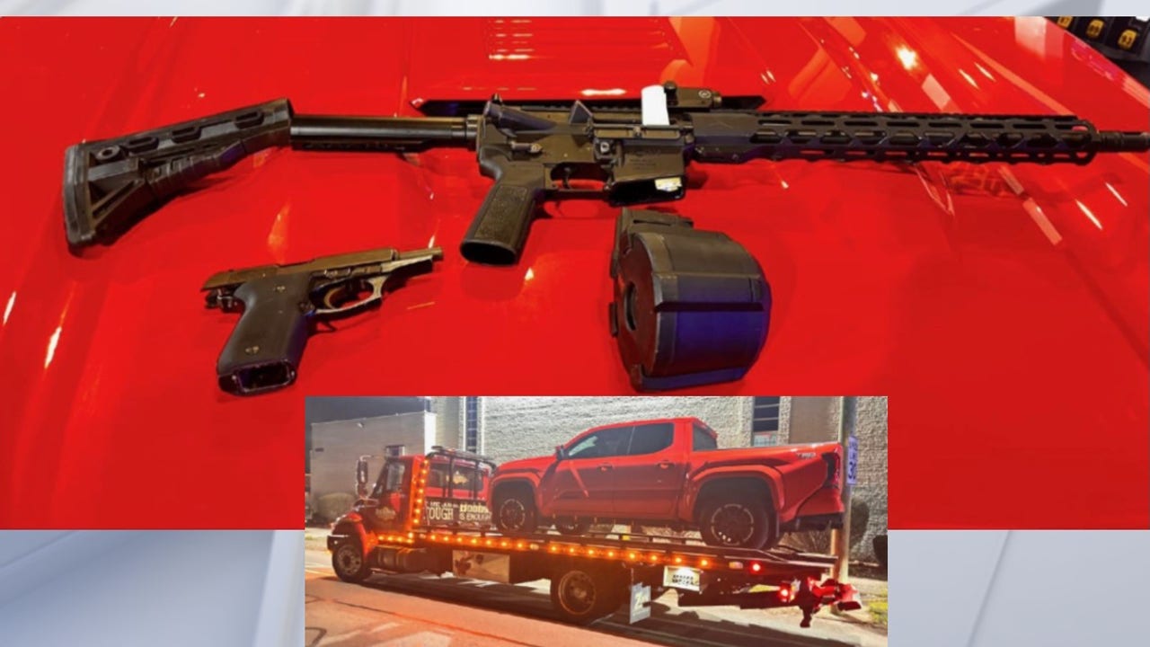 Drag racing spectators arrested for fleeing Detroit police, weapons charges