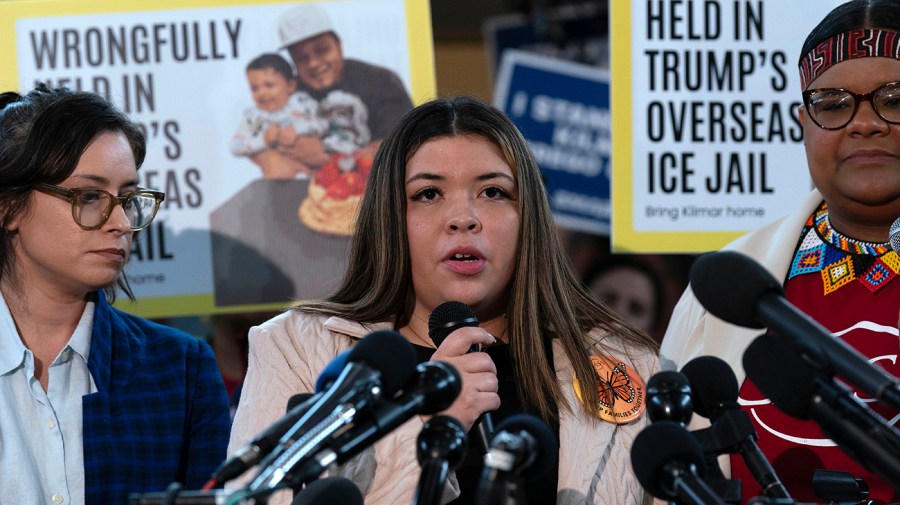 Judge scolds DOJ for demanding delay in mistakenly deported man case