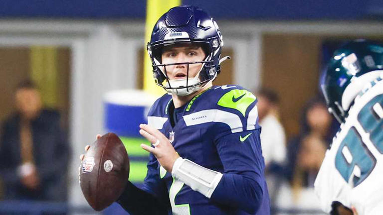 Seahawks Sign Familiar Face to Return As Sam Darnold's Backup QB