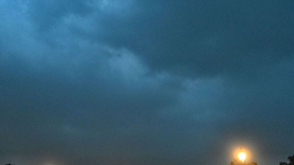 China storm alert: People under 50kg warned they could be ‘blown away’