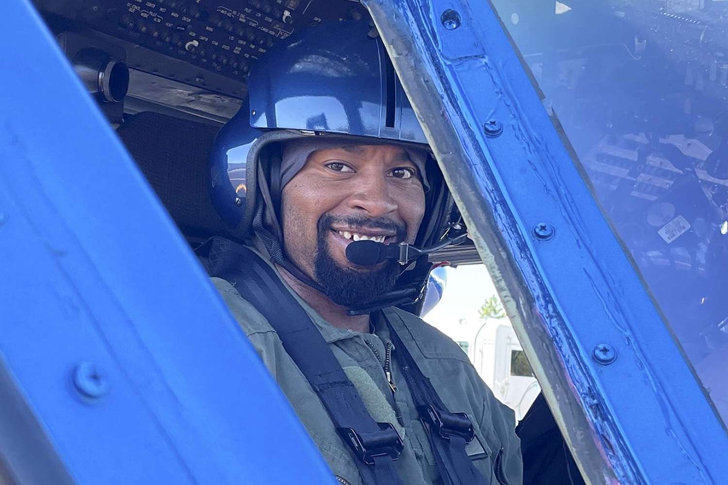 Pilot in Helicopter Crash Was Veteran of Navy SEALs and Dreamed of ...