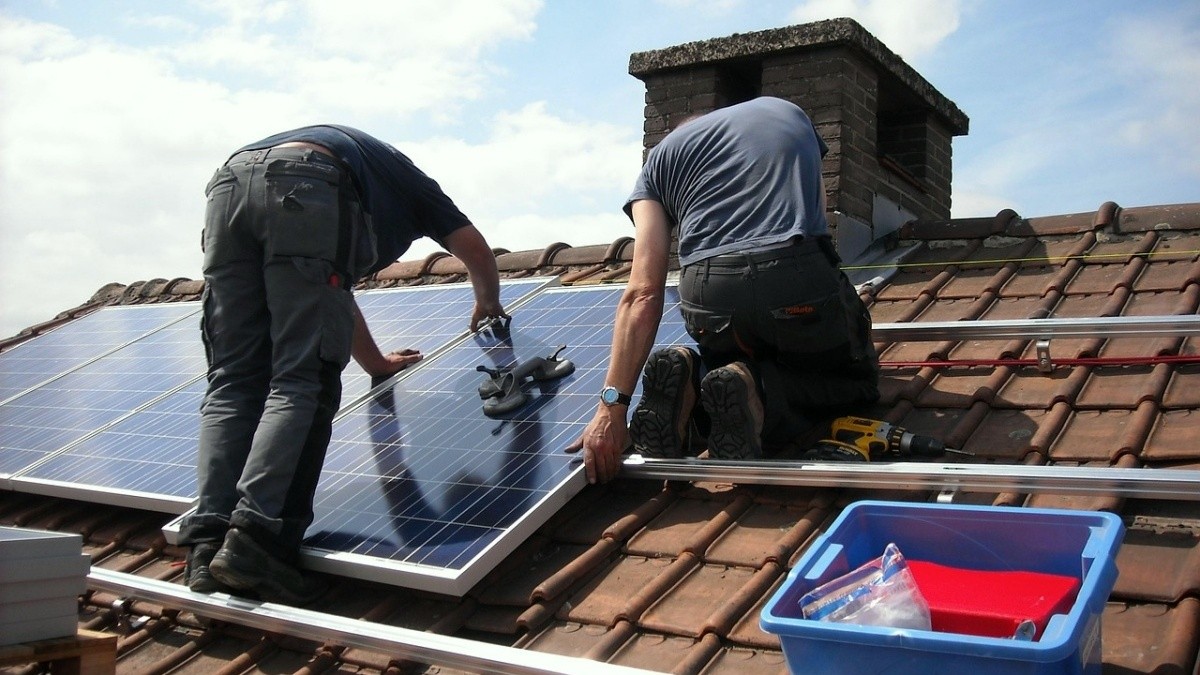 Cómo solicitar paneles solares a la CFE en 2025: Requisitos, pasos y ...