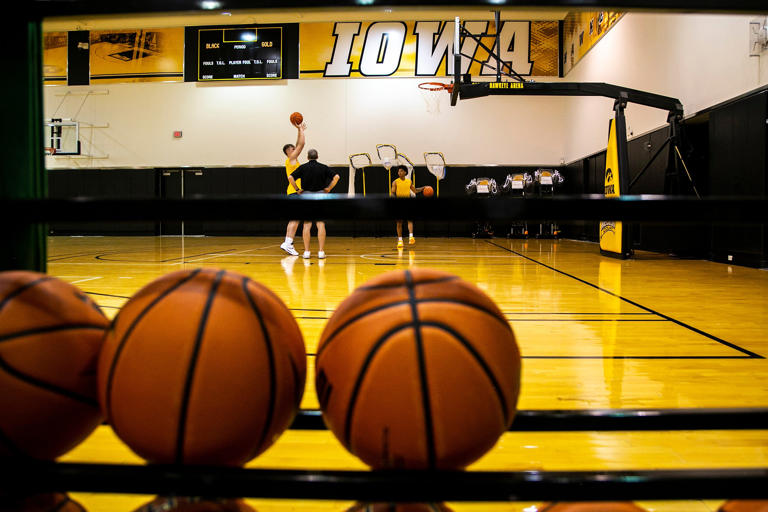 Iowa basketball among final six for top Division II guard