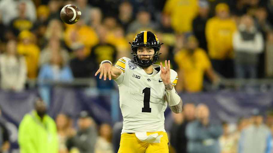 Iowa Hawkeyes Lose 2024 Starting QB to Transfer Portal