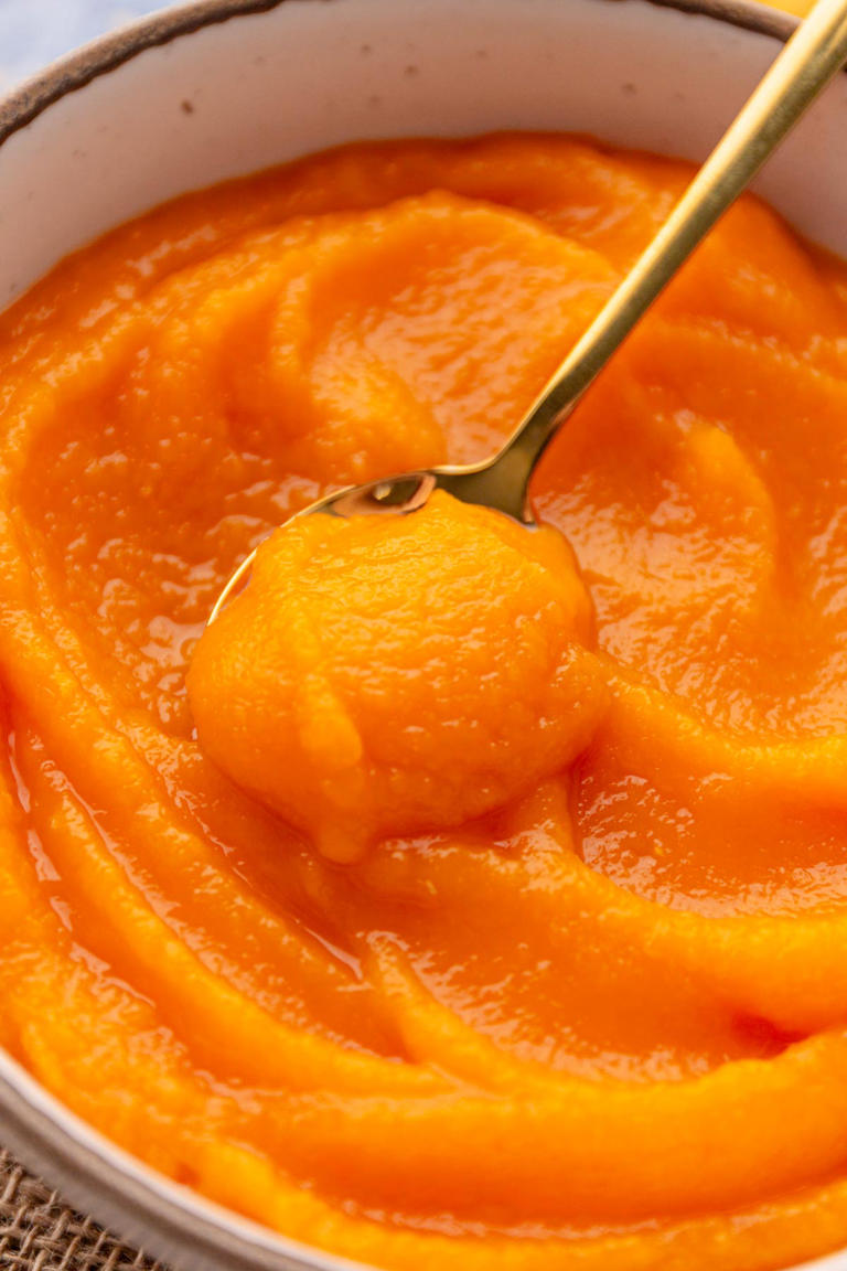 How to Make Pumpkin Puree (Roasted or Stovetop)