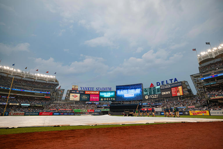 Yankees-Red Sox game not starting on time Friday night due to weather
