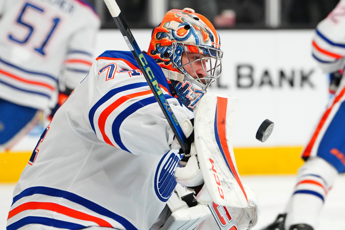 Oilers Coach Makes NHL Playoffs Goalie Strategy Clear