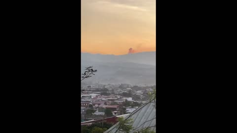 Costa Rica: Póas Volcano Eruptions Prompt Orange Alert
