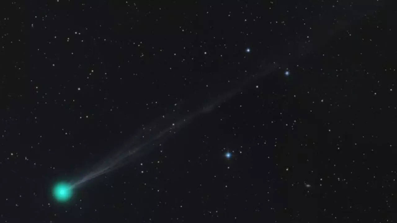 New green-tailed comet discovered: When, where, and how to see it in ...
