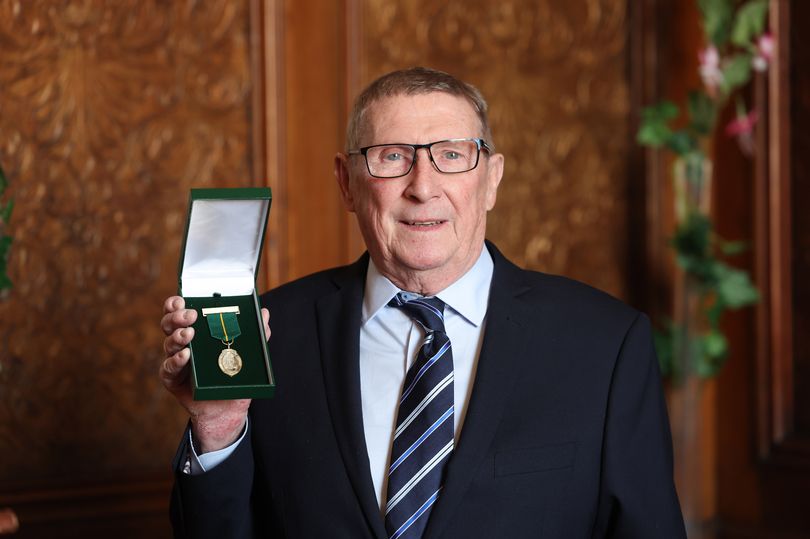 Two Scots reunited 60 years after one brought other back from the dead ...