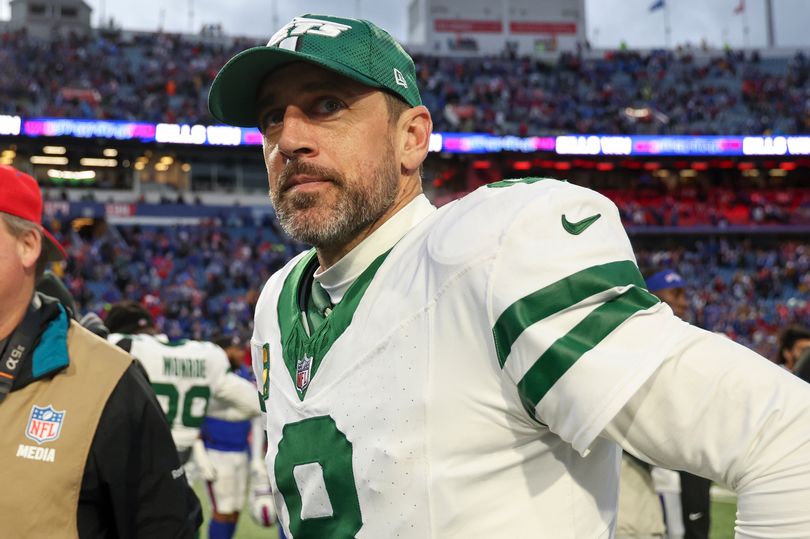 Aaron Rodgers has 'awkward' Pittsburgh Steelers locker room 'asking ...