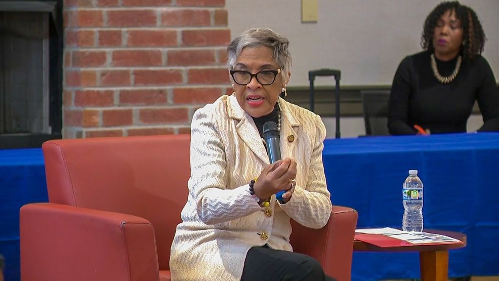 Beatty hosts ICE roundtable questioning enforcement and accountability