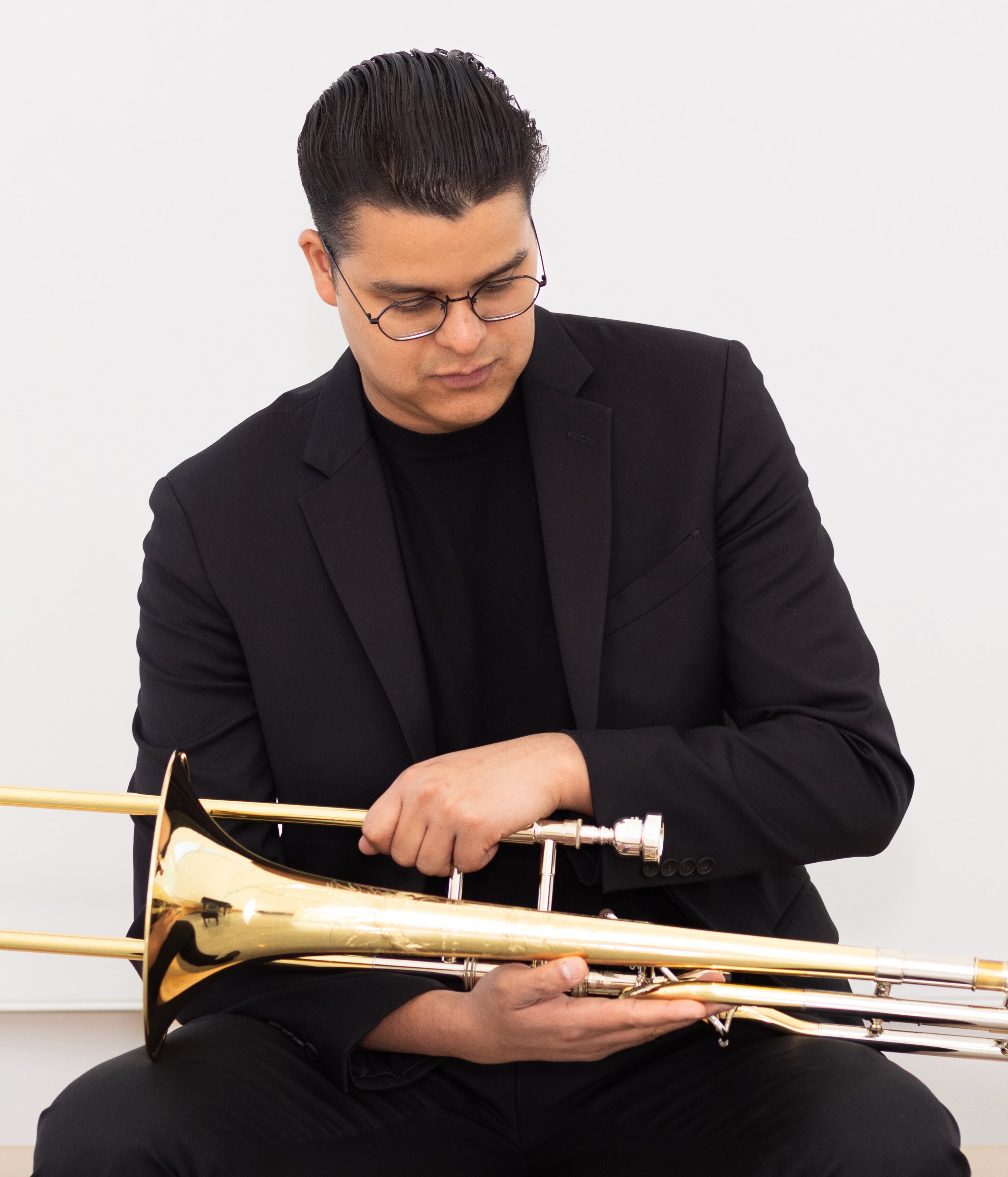 Desafíos musicales: Adrián Corredor, entre el rigor clásico y la pasión ...