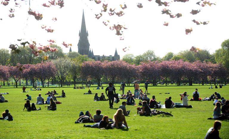 Edinburgh weather update as temperature to hit 24C as heatwave set to ...