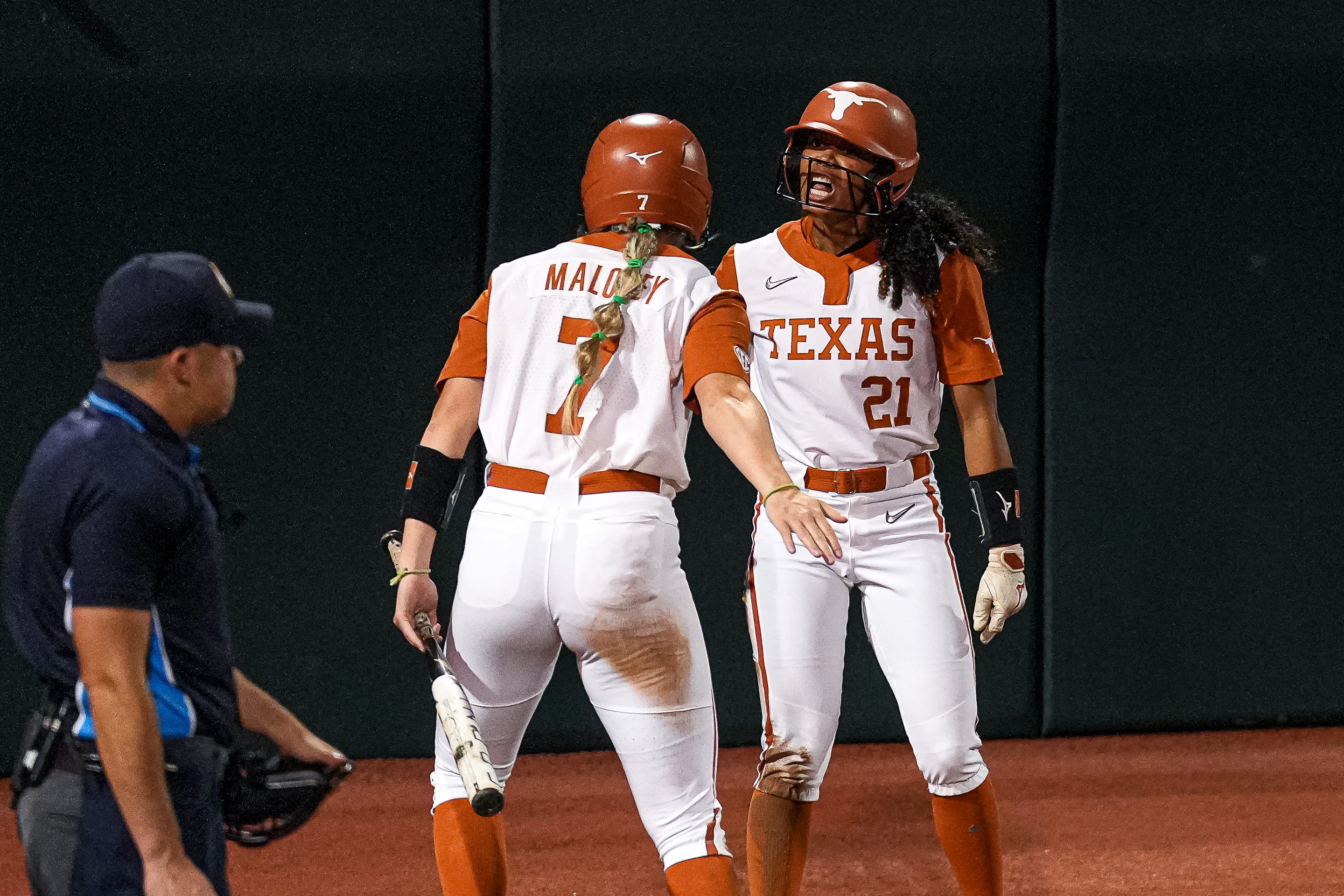 Texas vs Tennessee softball score: Replay, highlights as Teagan Kavan ...