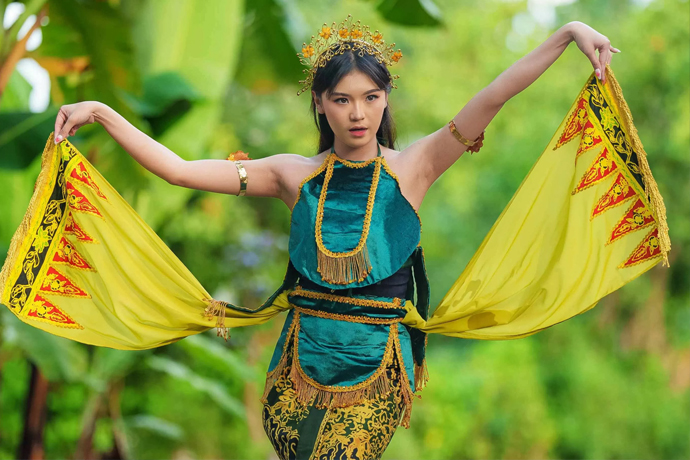 Iseng Bikin Konten Badarawuhi Cindo, Gadis Ini Mendadak Viral di Jagat Maya