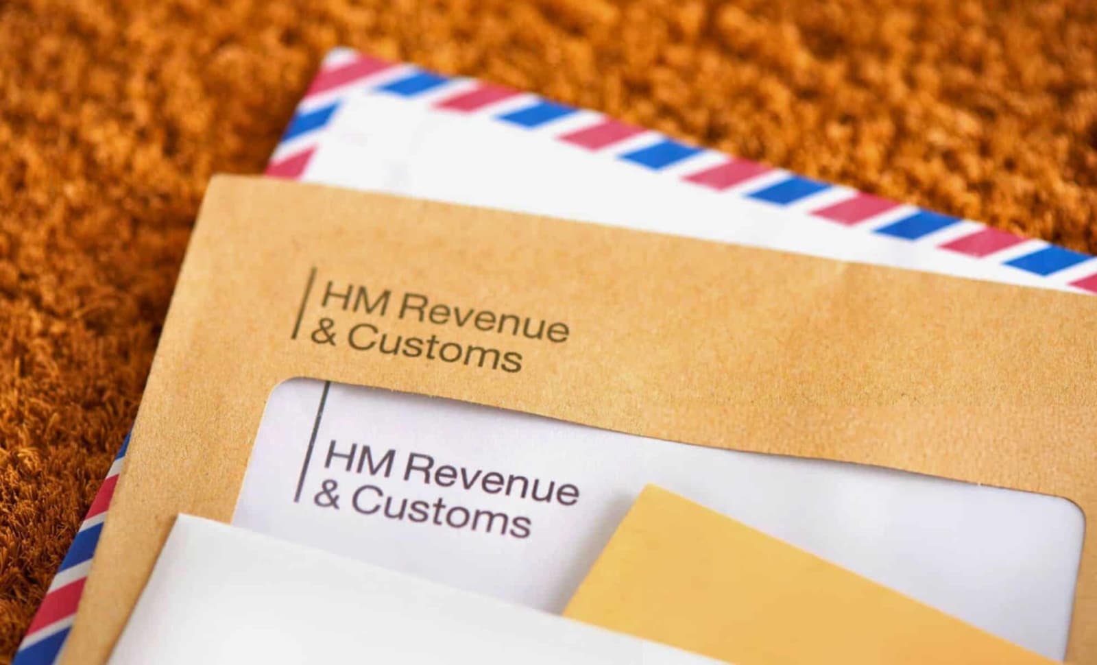 HMRC Sending Out Brown Envelopes with Surprise £689 Refunds
