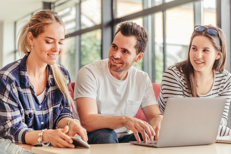 9 Perilaku Mencolok Orang Yang Tampak Baik Tapi Sebenarnya Egois