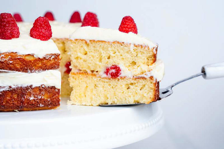 I Tried Meghan Markle's Honey Lemon Layer Cake with Raspberries