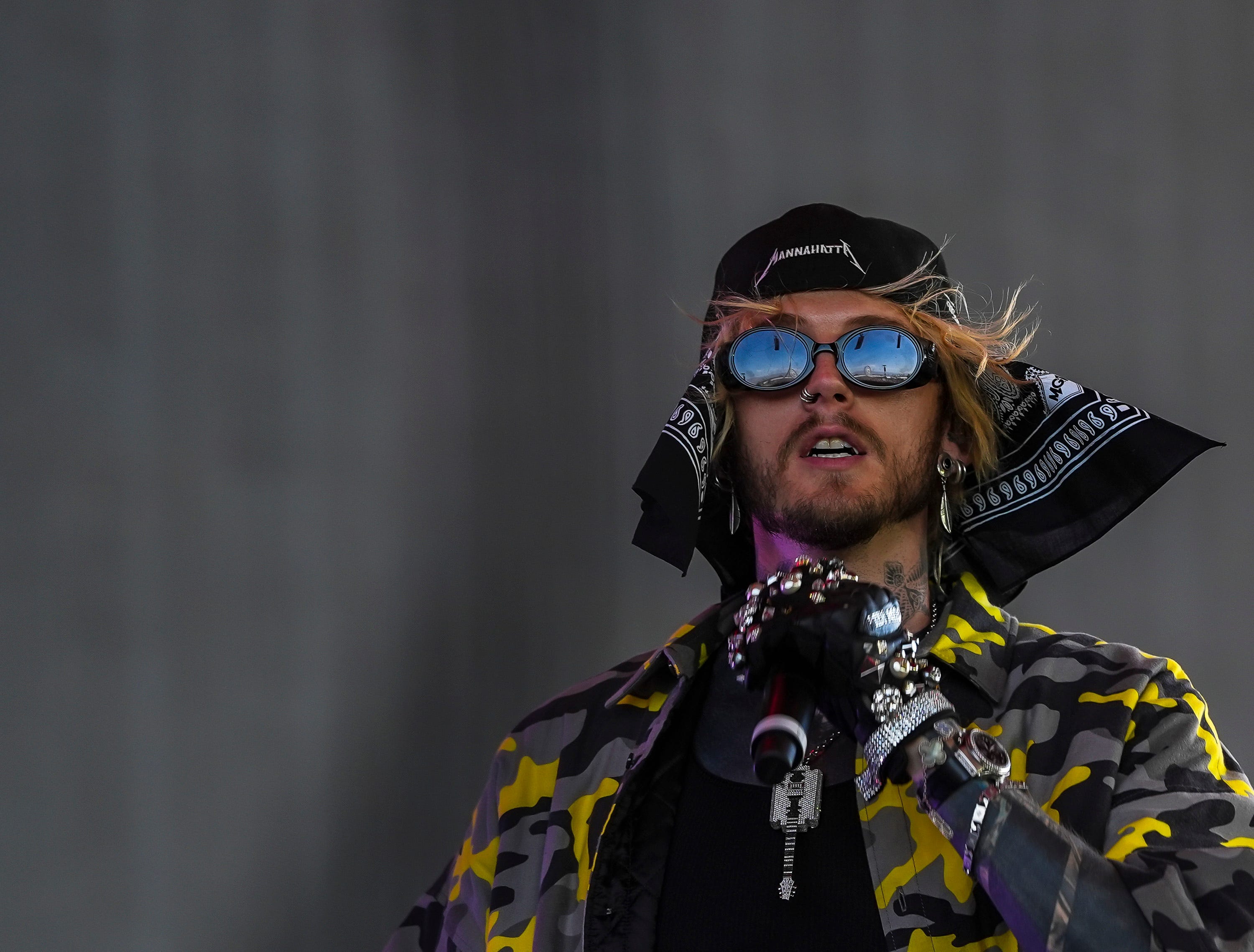 Pop punk pop-up: Machine Gun Kelly performing at downtown Indianapolis ...