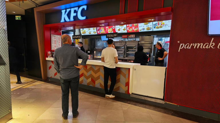 It's Clear Why KFC Is Struggling To Keep Its Doors Open