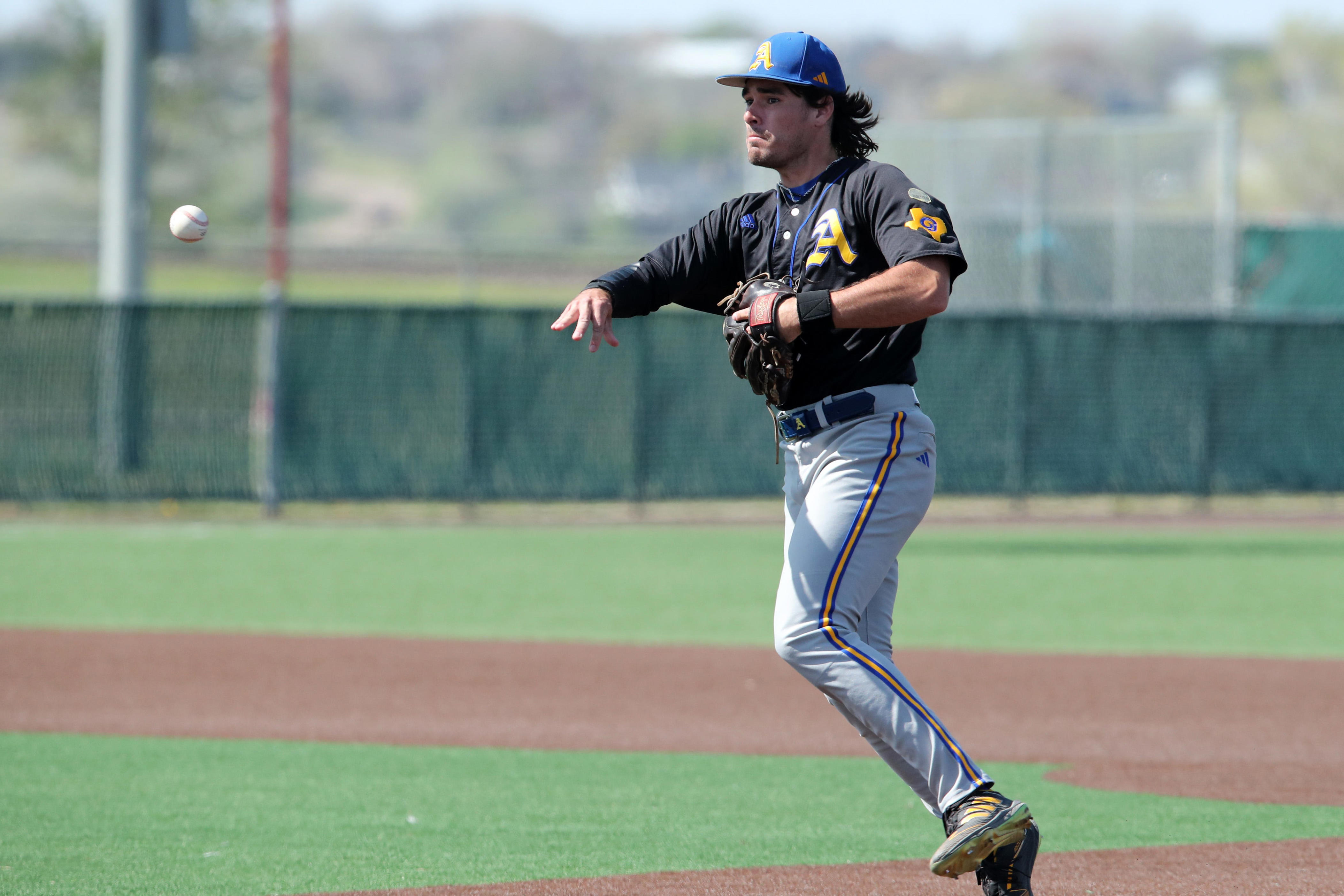 No. 3 Angelo State baseball learns to 'not flinch' in comeback win ...