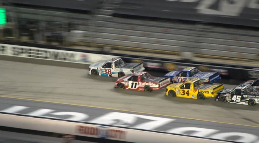 Race fans brace the rain for 1st race of Spring Tripleheader in Bristol ...