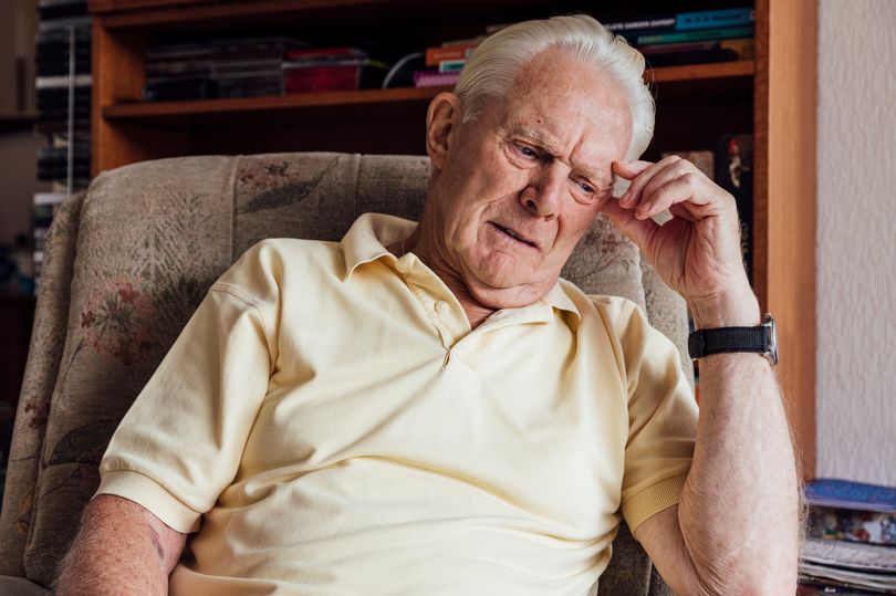 Dementia alert as 'early' symptom may start 'mild' but worsen over two ...