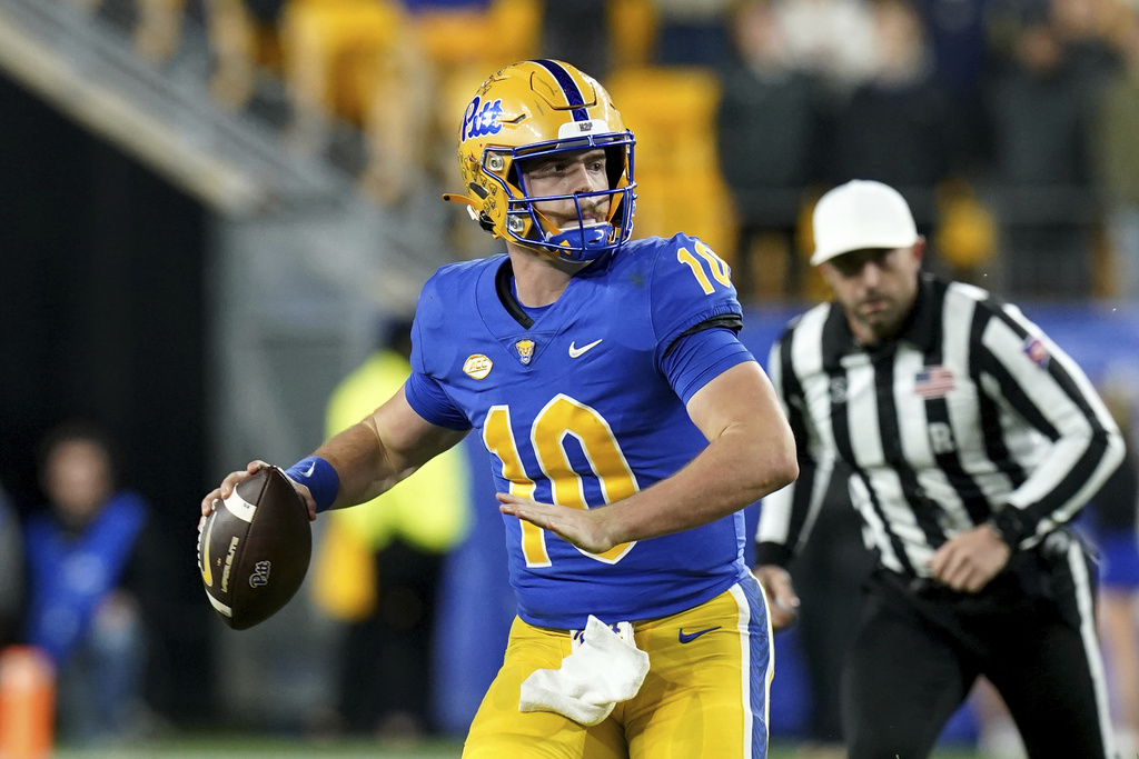 Pitt QB Eli Holstein, offensive coordinator Kade Bell are on the same ...