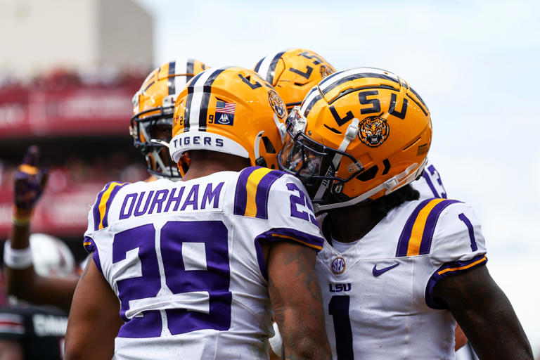 Pass rush shines as LSU football conducts open practice. Here are seven ...