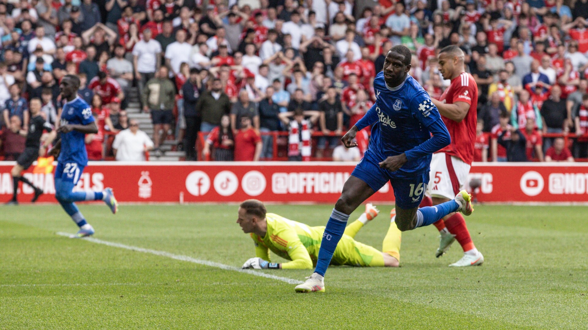 Nottingham Forest 0-1 Everton: Doucoure throws wrench into Forest's ...