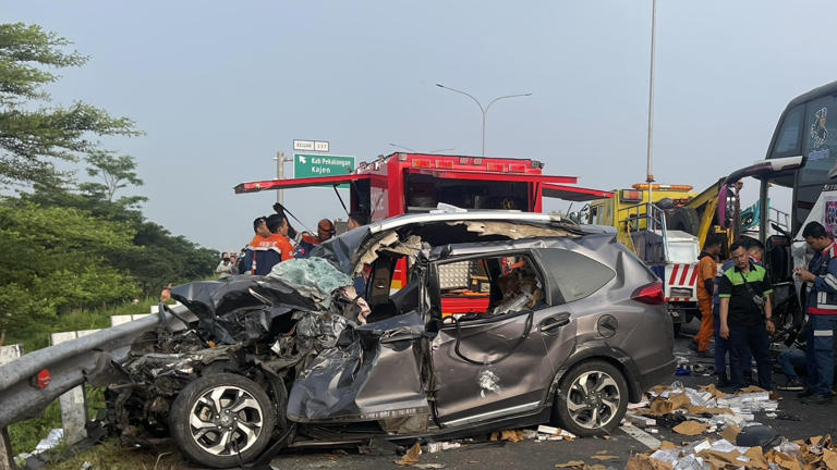 Sopir Lawan Arah di Tol Pekalongan Dinyatakan Meninggal