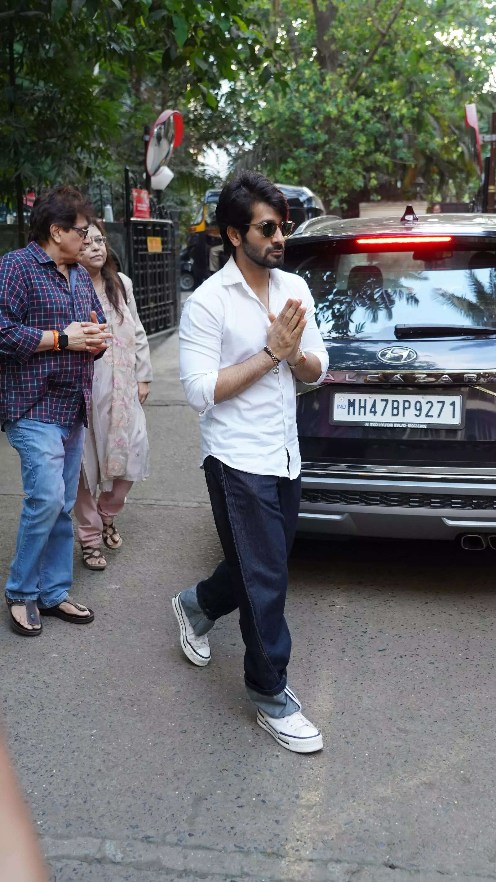 Salim Akhtar’s prayer meet: Jackie Shroff, Vardhan Puri, Ashutosh ...