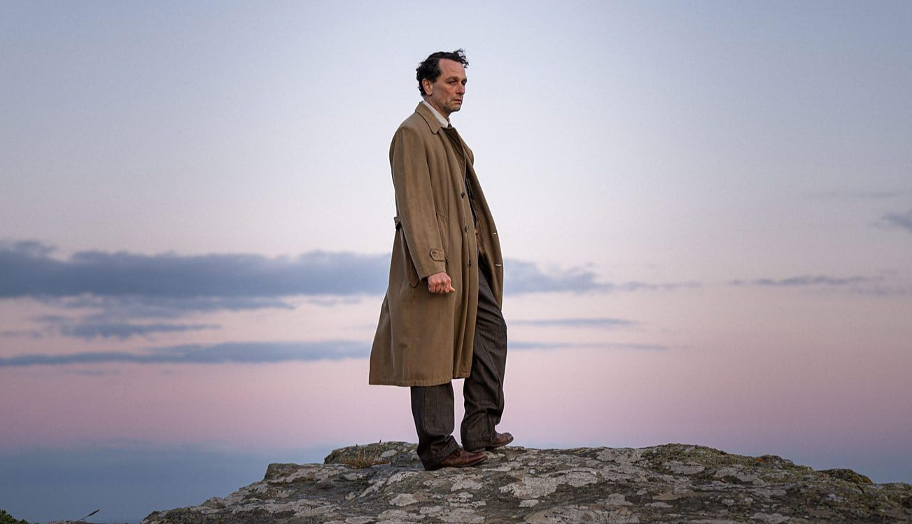 Matthew Rhys makes hilarious confession about romance with longtime ...